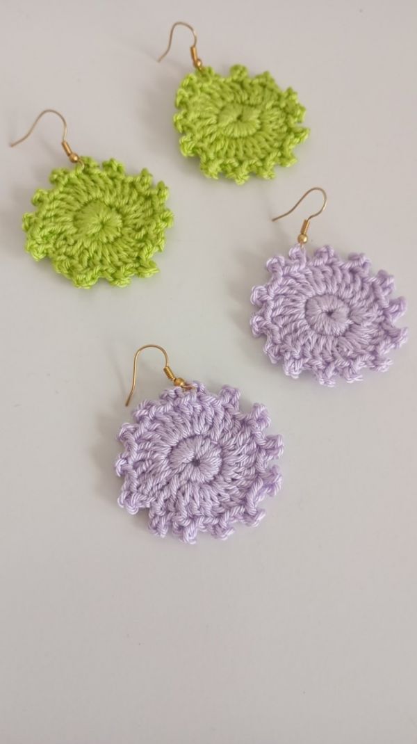 Gear Wheel Earrings - Free Crochet Pattern - Akamatra